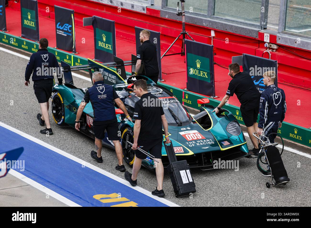 009 RIBERAS Alex (spa), SORENSEN Marco (dnk), Aston Martin THOR Team, Aston Martin Valkyrie #009 ...