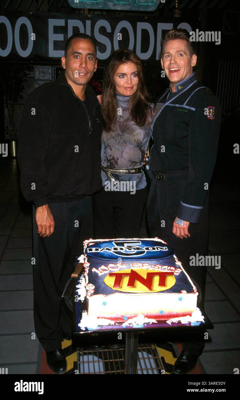 Dec. 00, 1997 - JEFF CONAWAY WITH RICHARD BIGGS AND TRACY SCOGGINS.BABYLON 5 OF 100 EPISODE 1997 ...