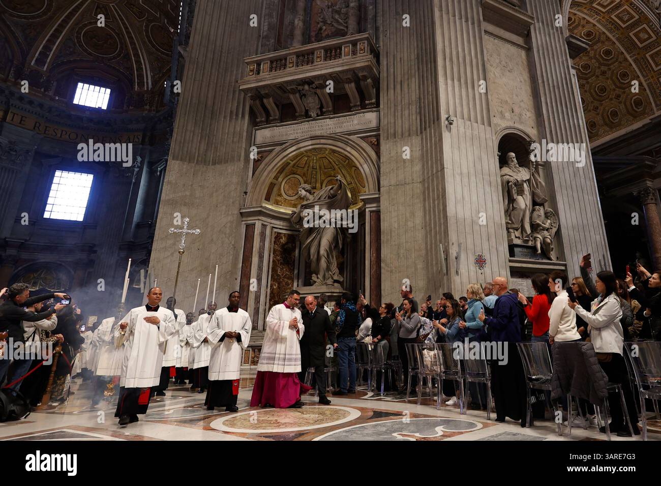 Vatican City, Vatican City. 17th Apr, 2025. Vatican City, Vatican City ...
