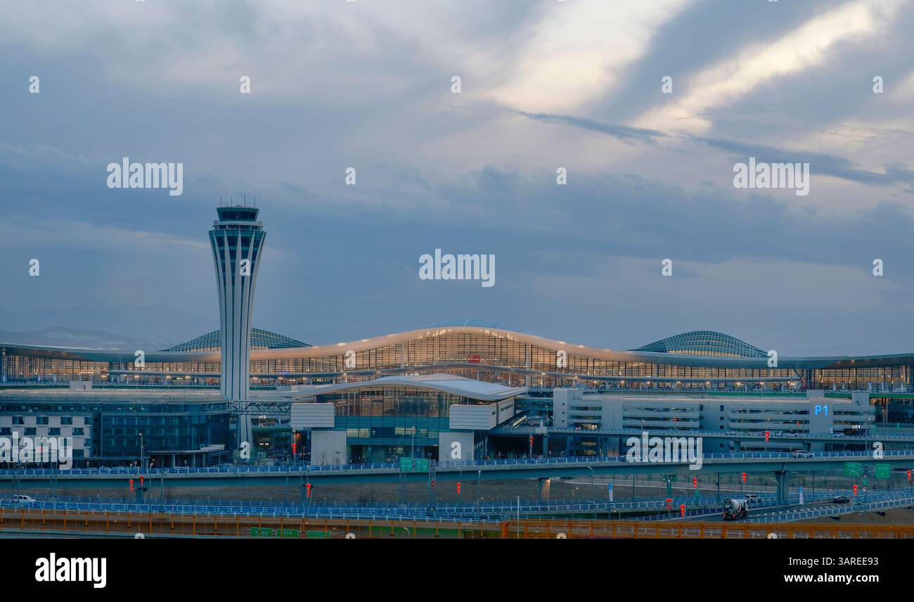 (250417) -- URUMQI, April 17, 2025 (Xinhua) -- This photo taken on ...