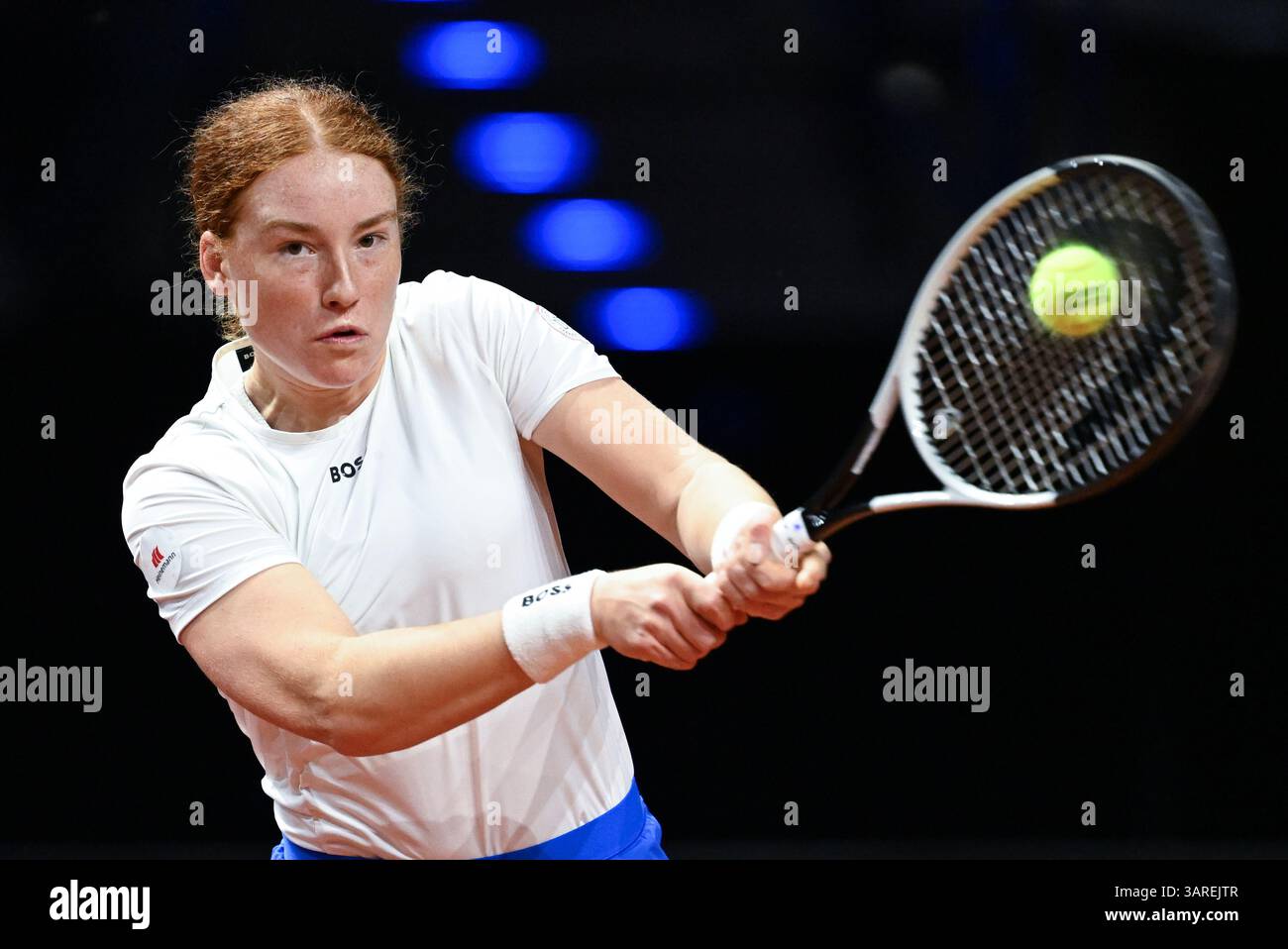 Stuttgart, Germany. 17th Apr, 2025. Tennis: WTA Tour - Stuttgart, singles, women, round of 16 ...