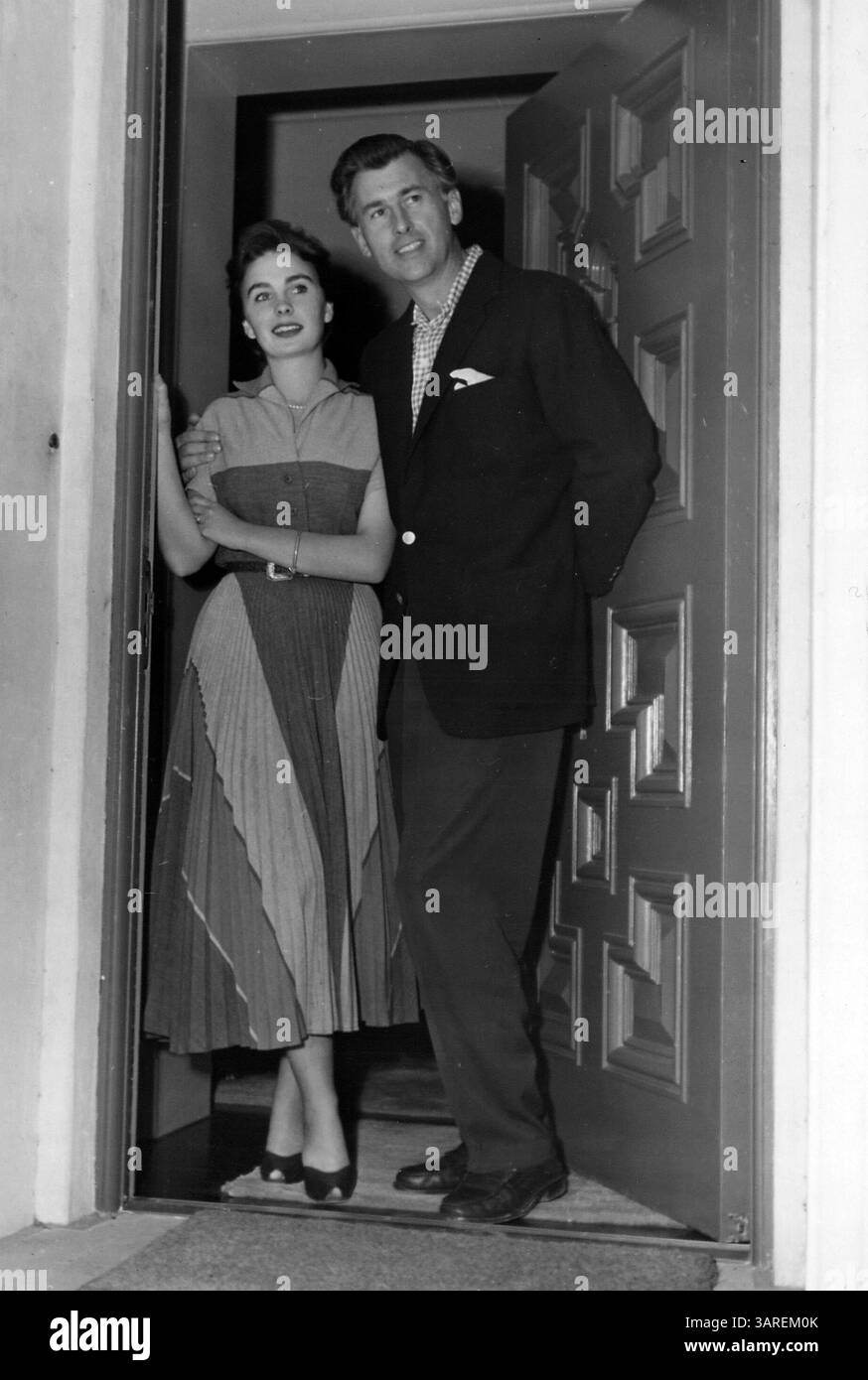 Jan. 26, 2010 - JEAN SIMMONS with her husband Richard Brooks at home in ...