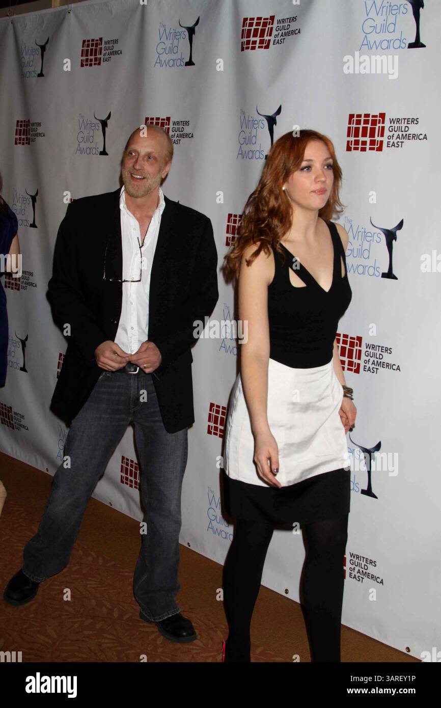 Abby Elliott Chris Elliott