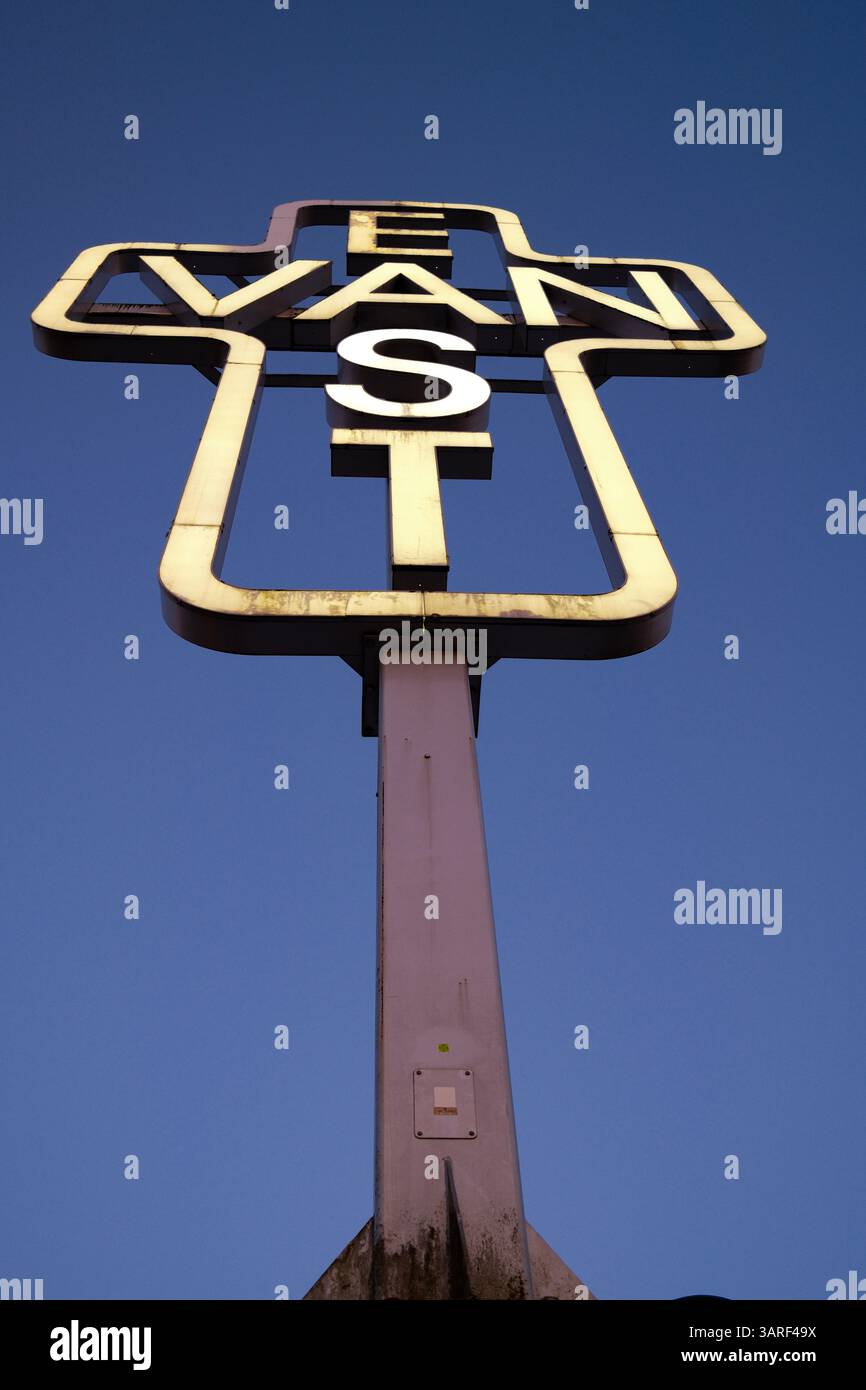 East van cross hi-res stock photography and images - Alamy