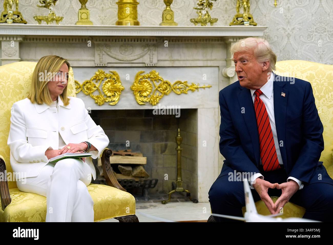 President Donald Trump meets with Italian Prime Minister Giorgia Meloni ...