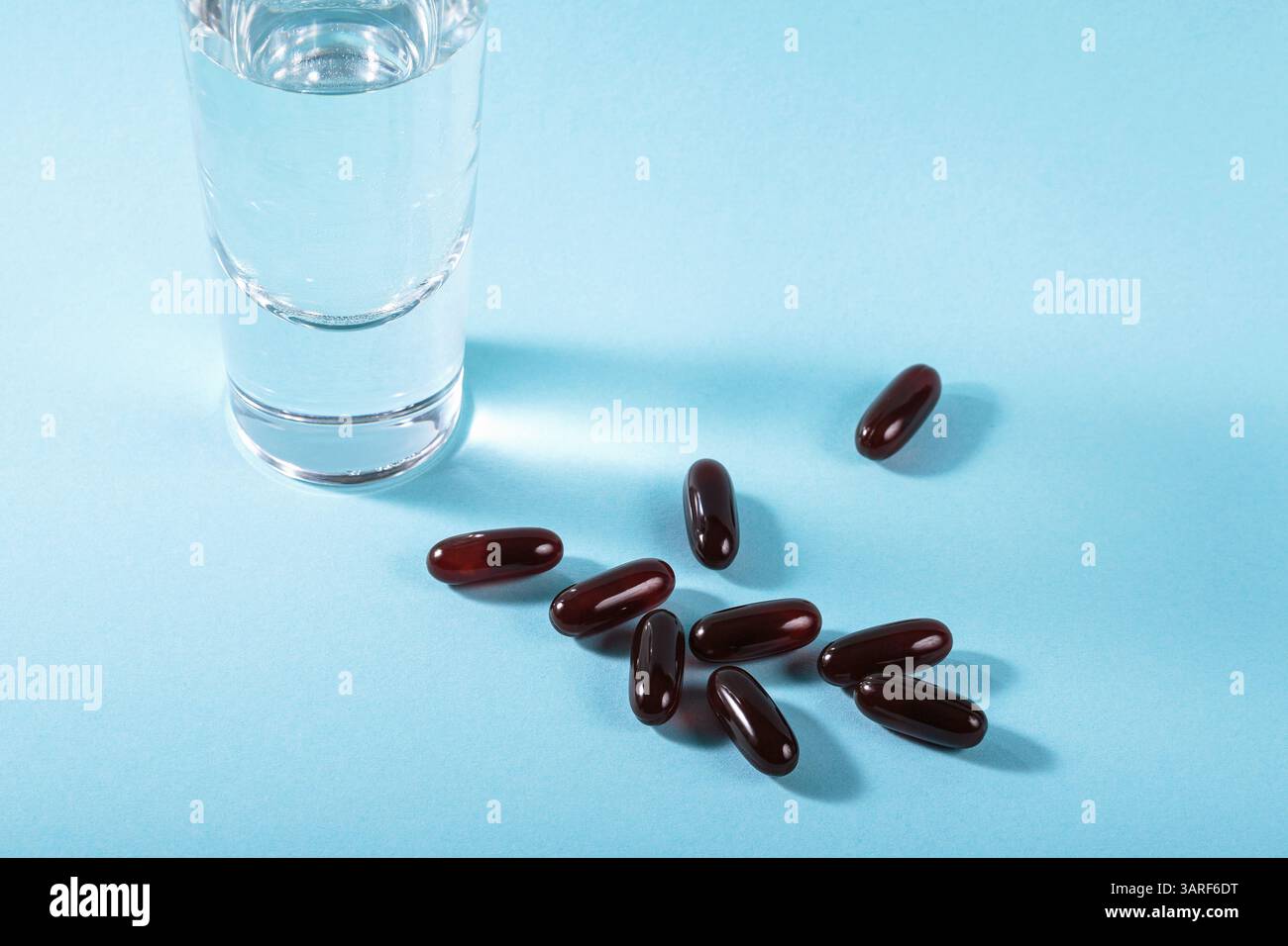 Oil filled capsules of food supplements Stock Photo - Alamy