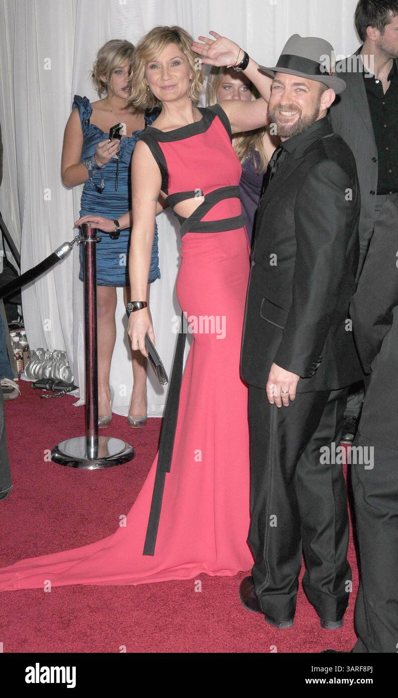 Jennifer nettles sugarland 52nd grammy hi-res stock photography and ...