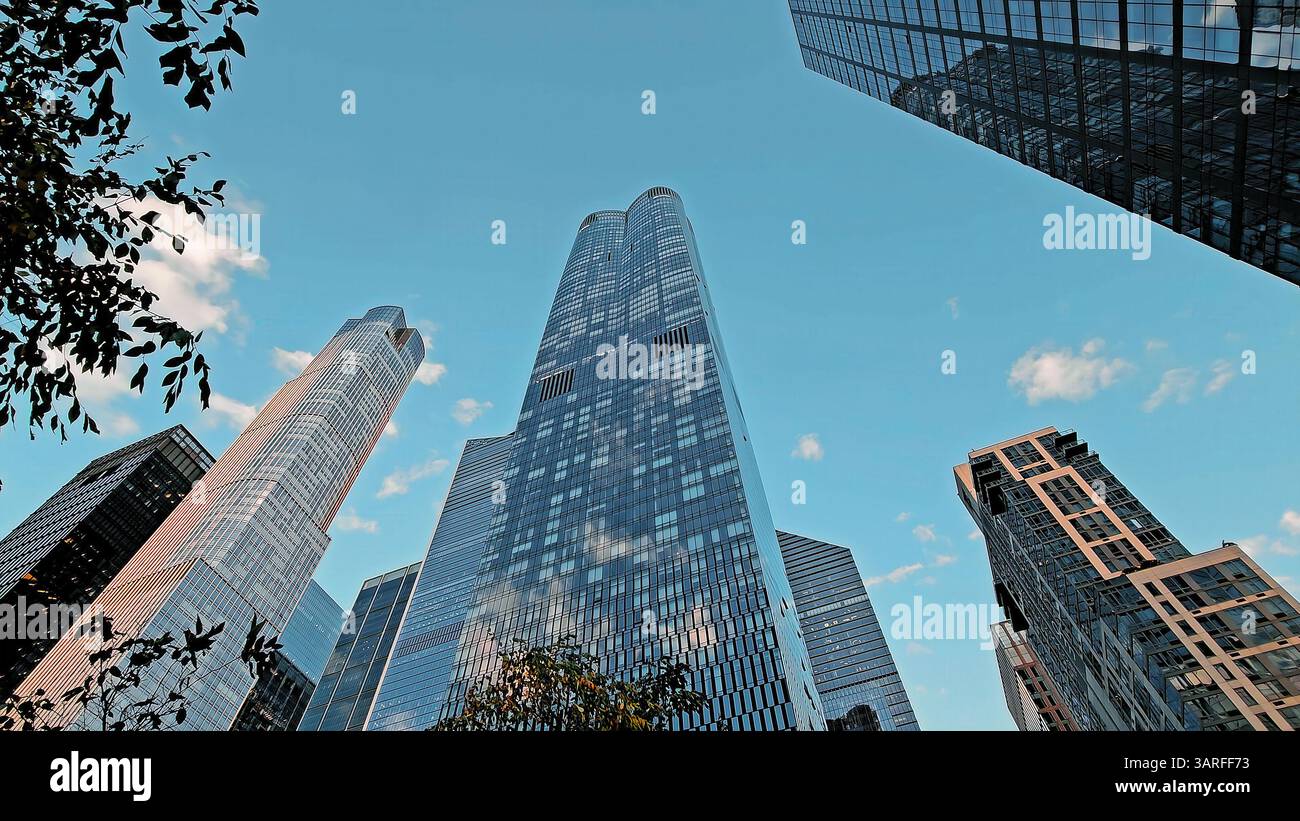 Modern urban buildings glass hi-res stock photography and images - Alamy