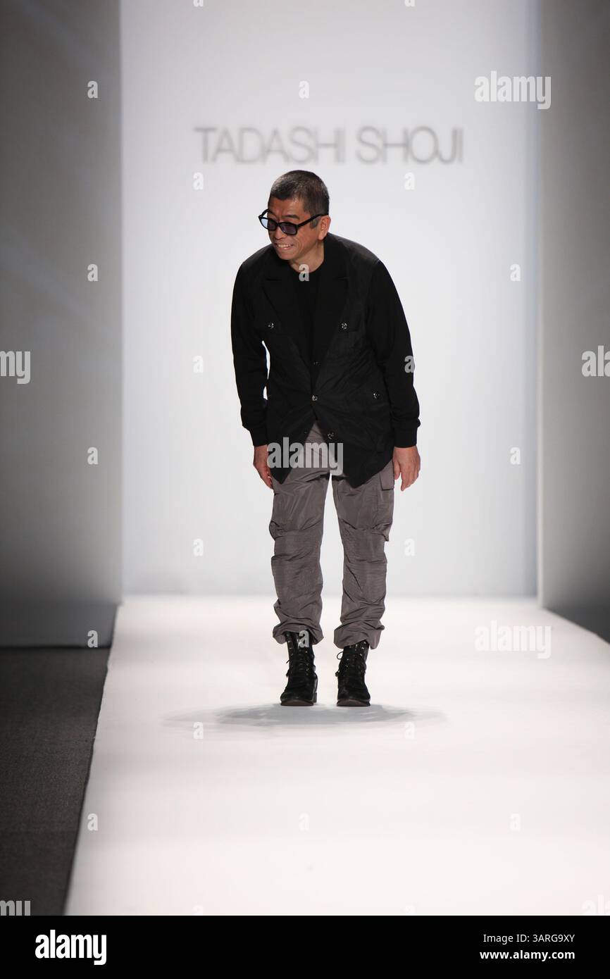 Tadashi shoji jacket hi-res stock photography and images - Alamy