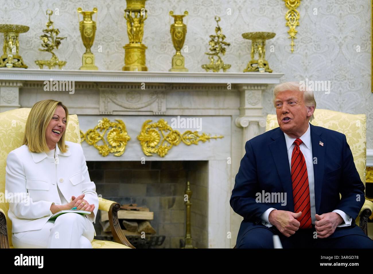 President Donald Trump meets with Italy's Prime Minister Giorgia Meloni ...