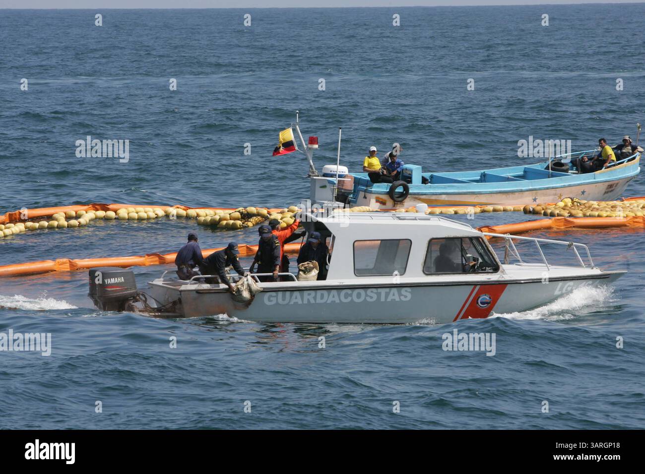 Barco con personas hi-res stock photography and images - Alamy