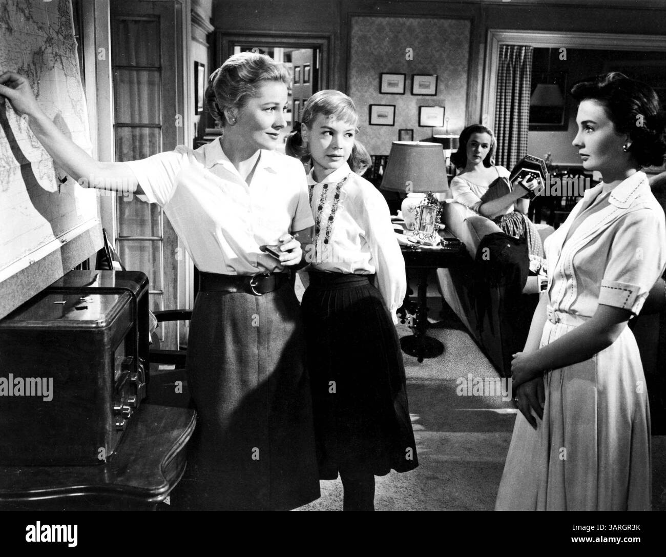 Feb. 21, 2005 - JOAN FONTAINE, SANDRA DEE, PIPER LAURIE AND JEAN ...