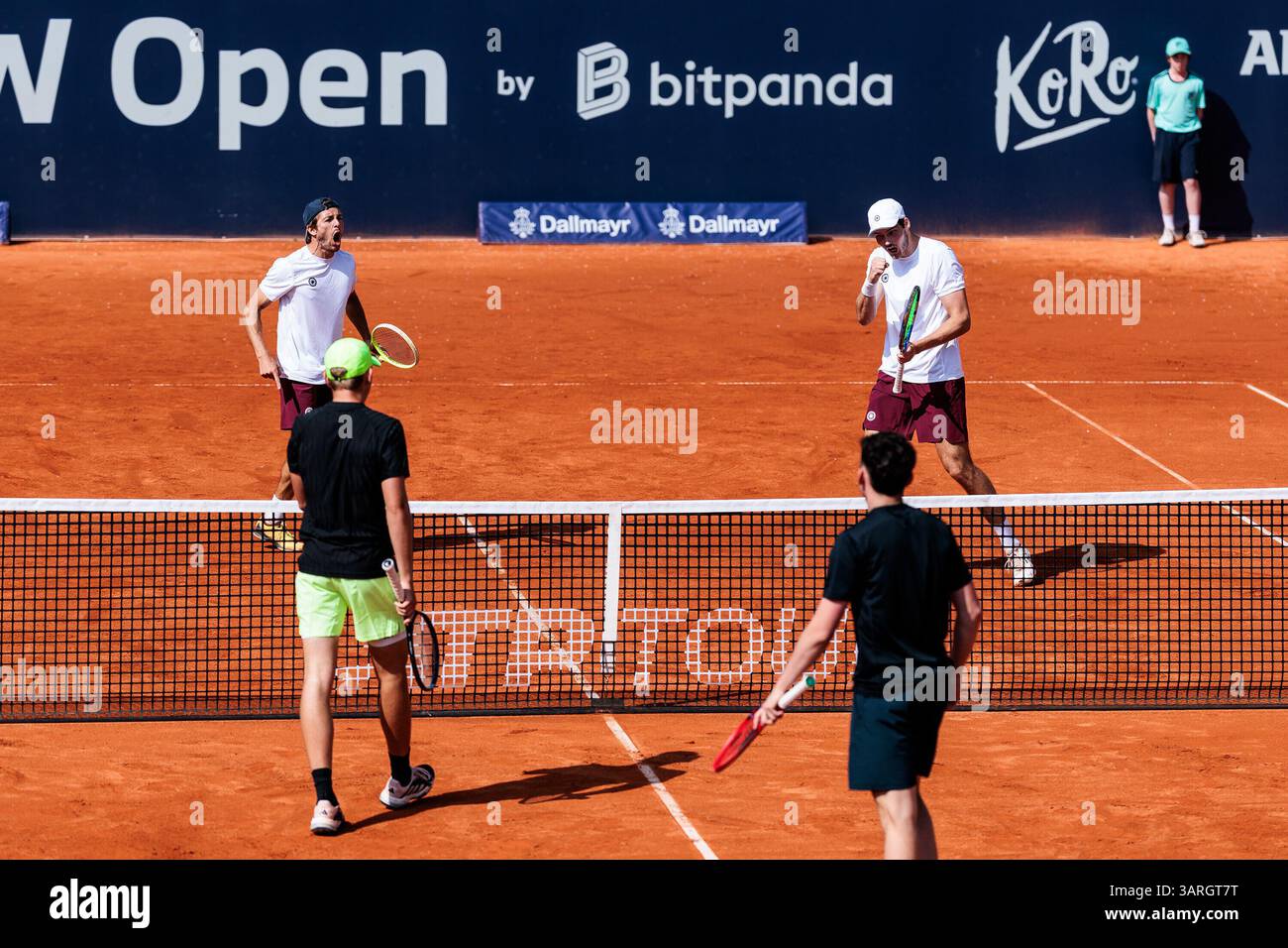 Jakob Schnaitter (Deutschland) und Mark Wallner (Deutschland) jubeln im ...