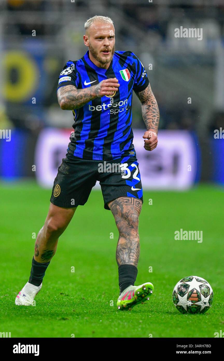 Milano, Italy. 16th Apr, 2025. Federico Dimarco (32) of Inter seen during the UEFA Champions ...