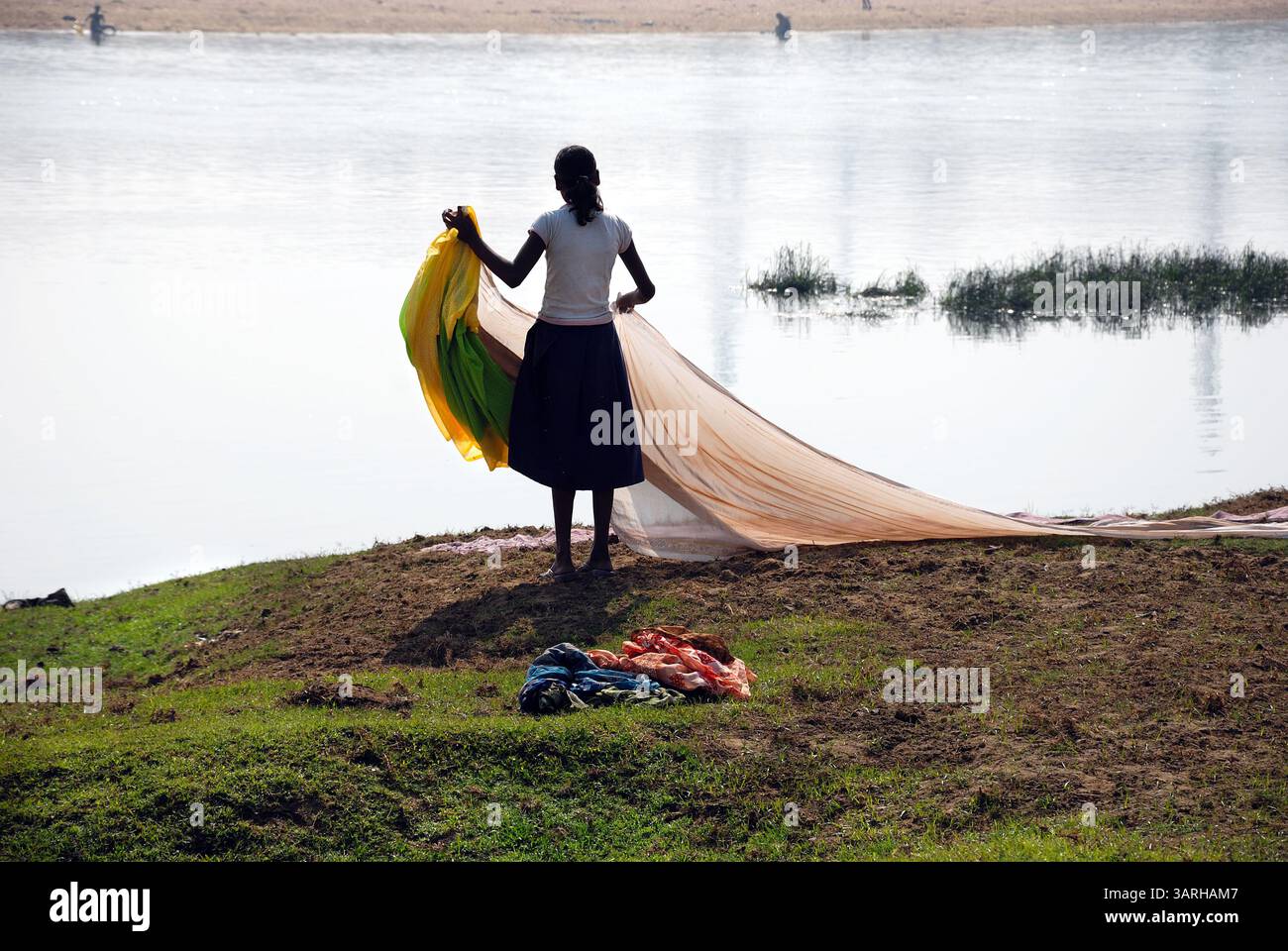 Feb 23, 2010 - Kumardubi, Jharkhand, India - Locals at the Barakar with ...