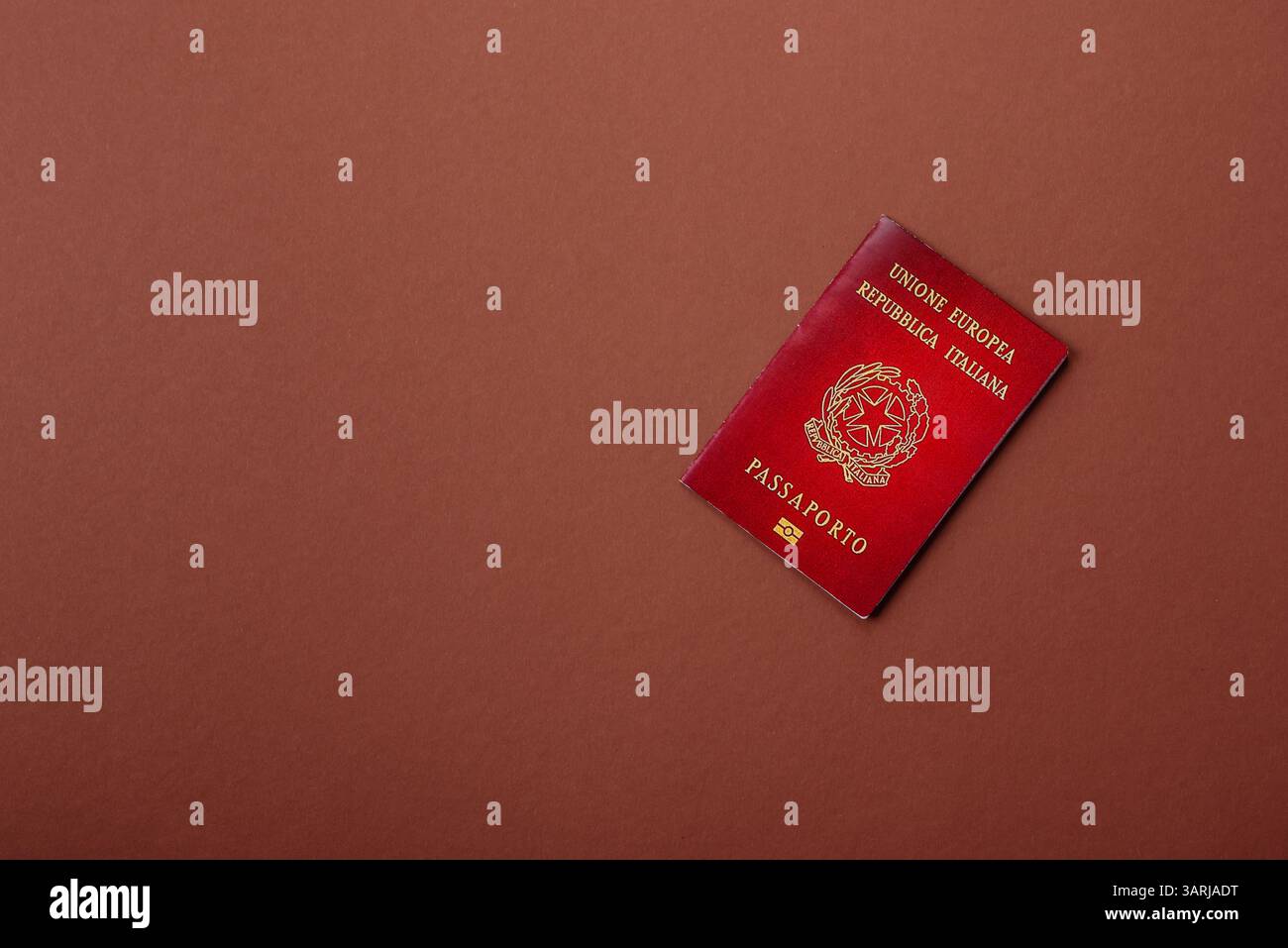 Italy passport for travelling, flying and doing business. Italian ...