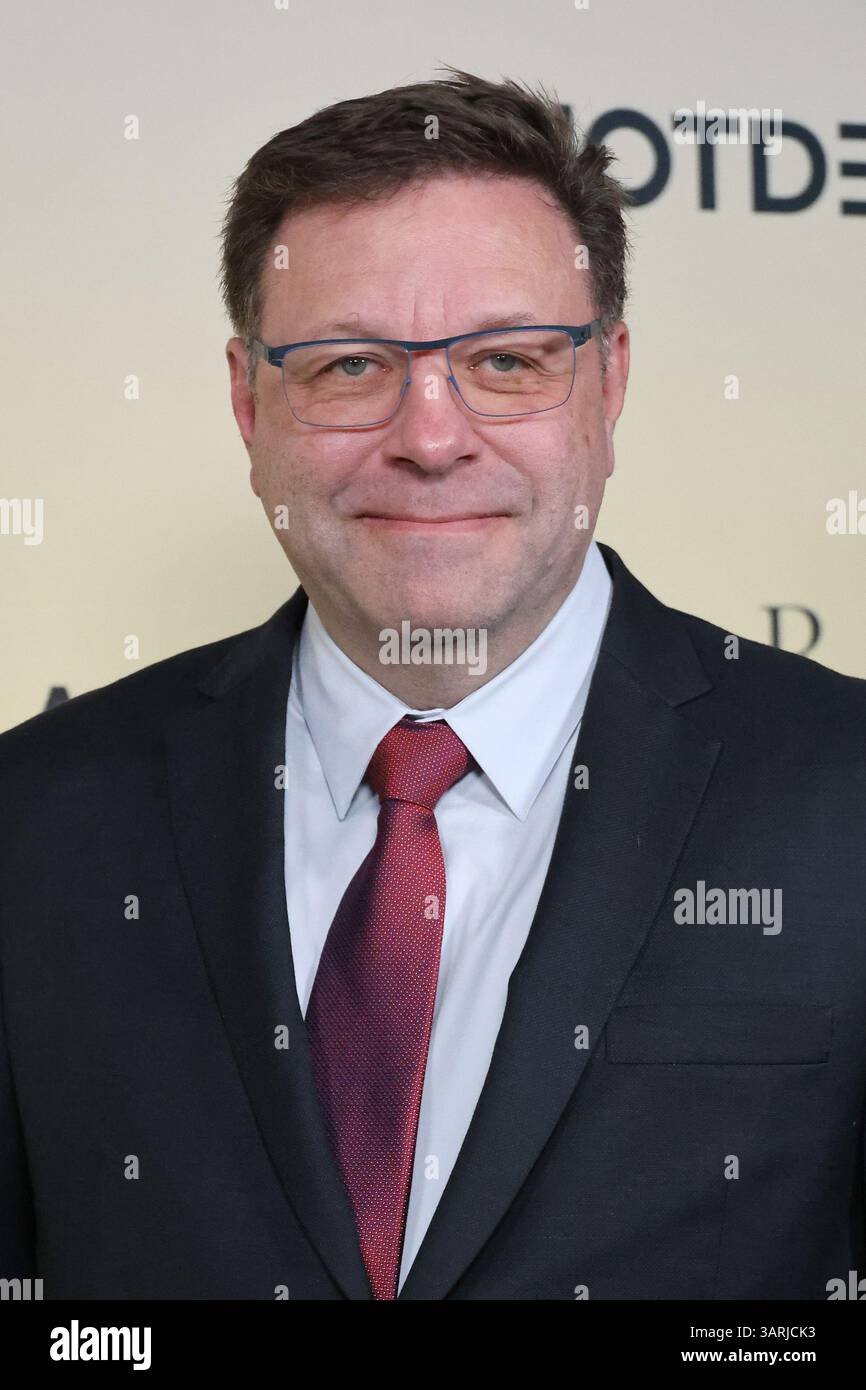 January 24, 2025, Los Angeles, Ca, USA: LOS ANGELES - JAN 24: Ron ...