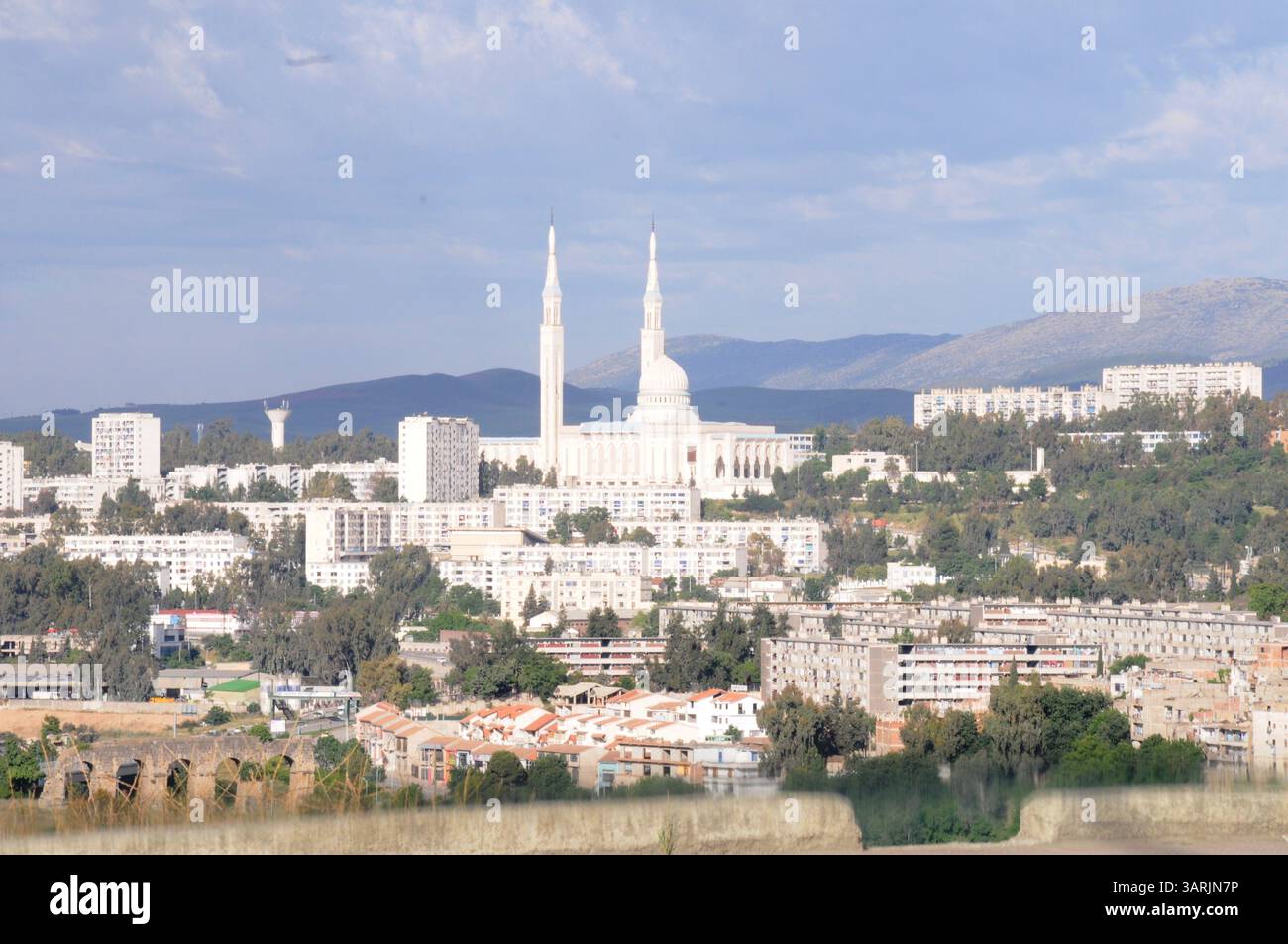 One of the largest bridges in the city country hi-res stock photography ...