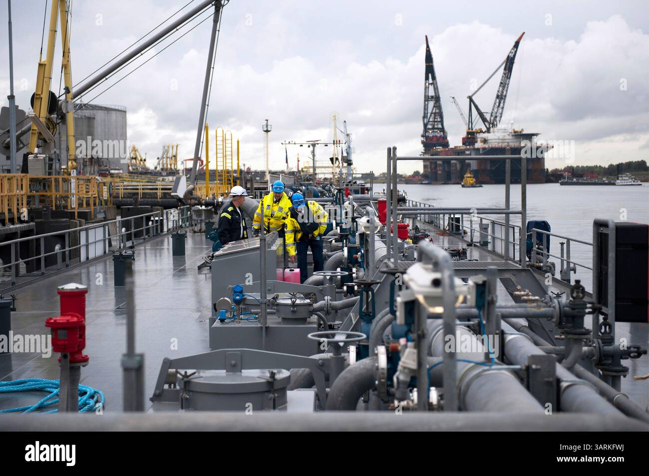 Vessel monitoring system hi-res stock photography and images - Alamy