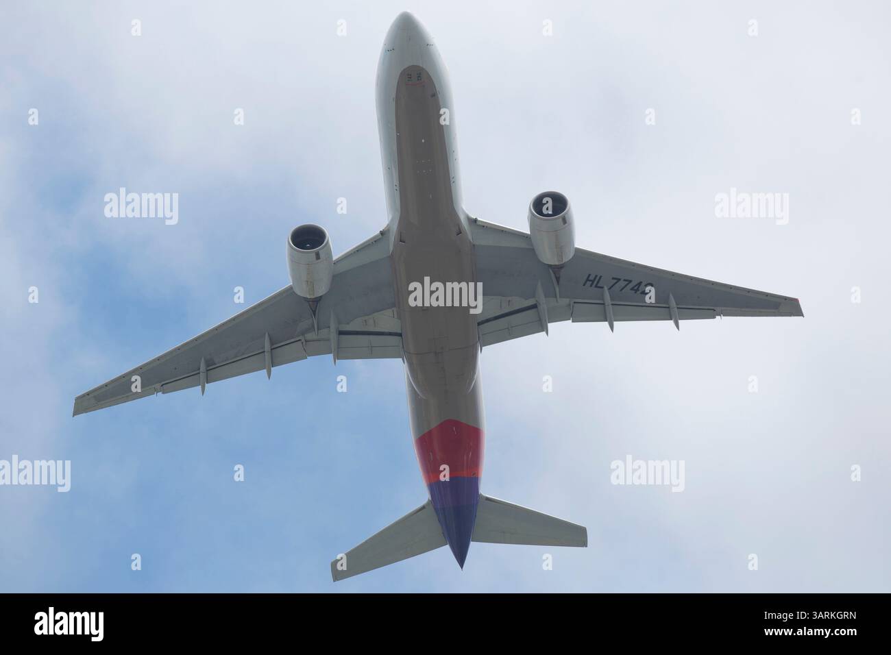 FILE - File image of an Asiana Airlines Boeing 777 operating at San ...