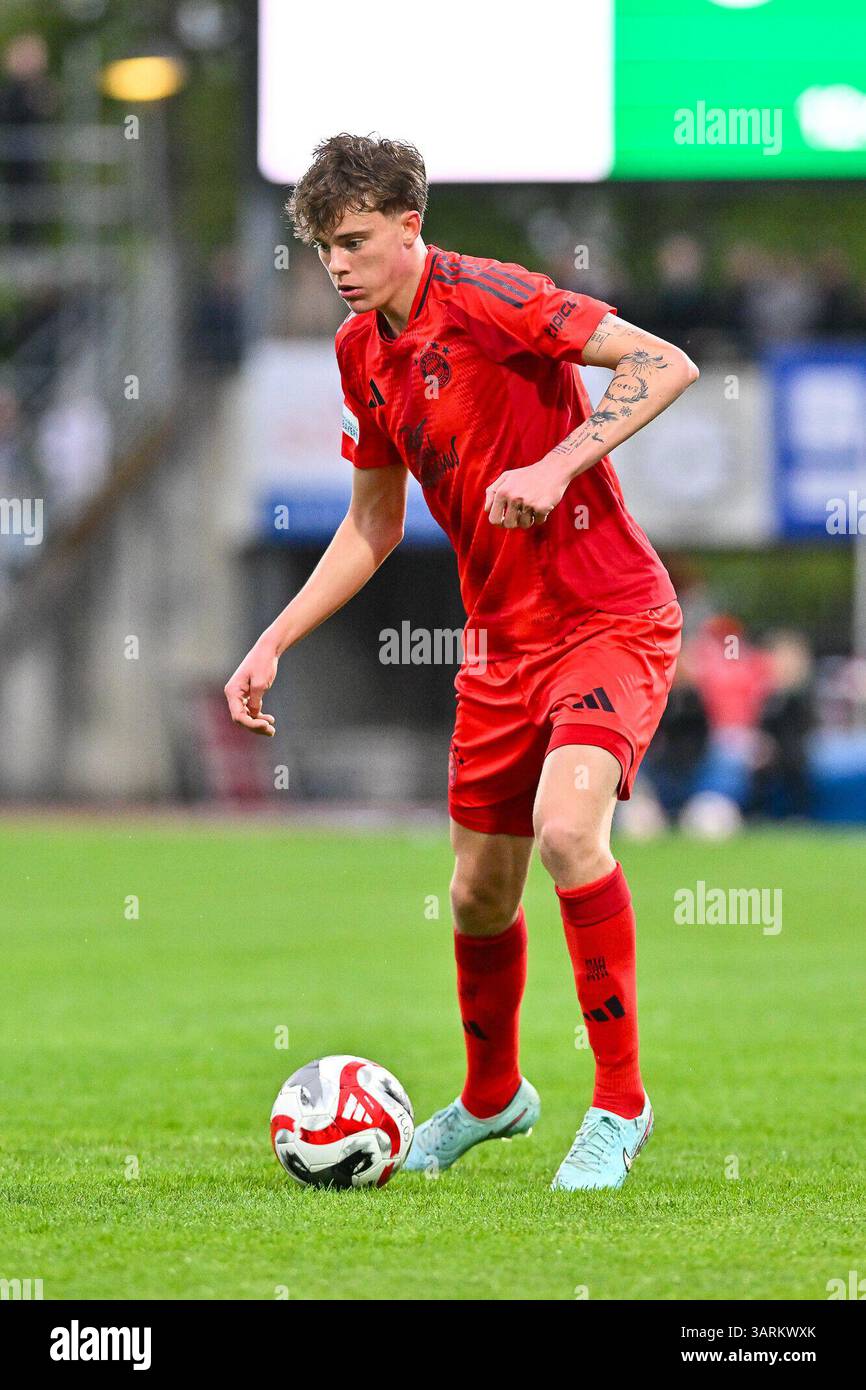 Schweinfurt, Deutschland. 17th Apr, 2025. am Ball Jonathan Asp JENSEN ...