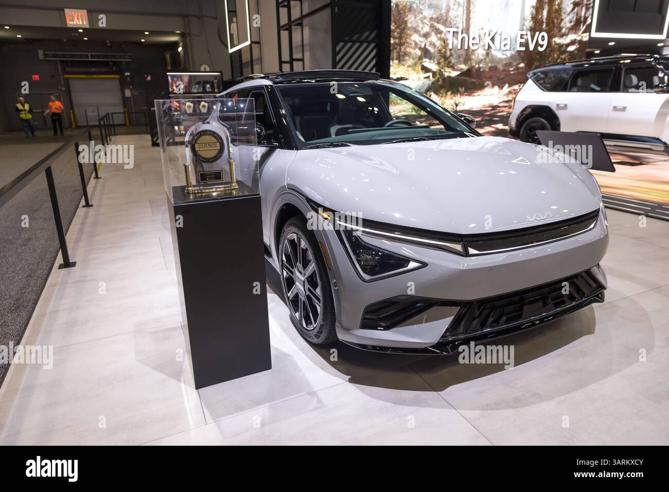 Press preview of the New York International Auto Show Kia EV6 GT Line ...