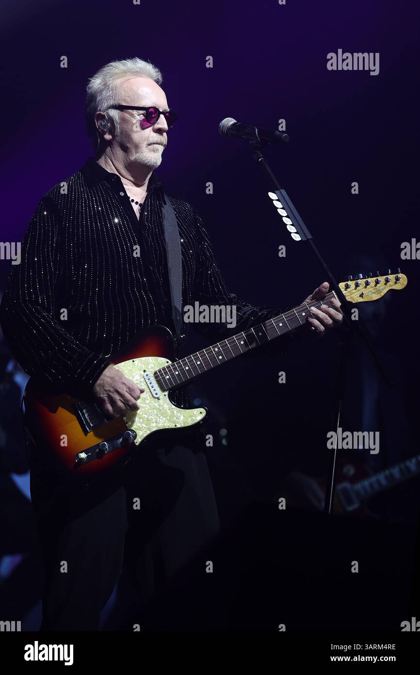 Padua, Italy. 17th Apr, 2025. Umberto Tozzi L'ultima Notte Rosa - The Final Tour - Padova | Gran ...