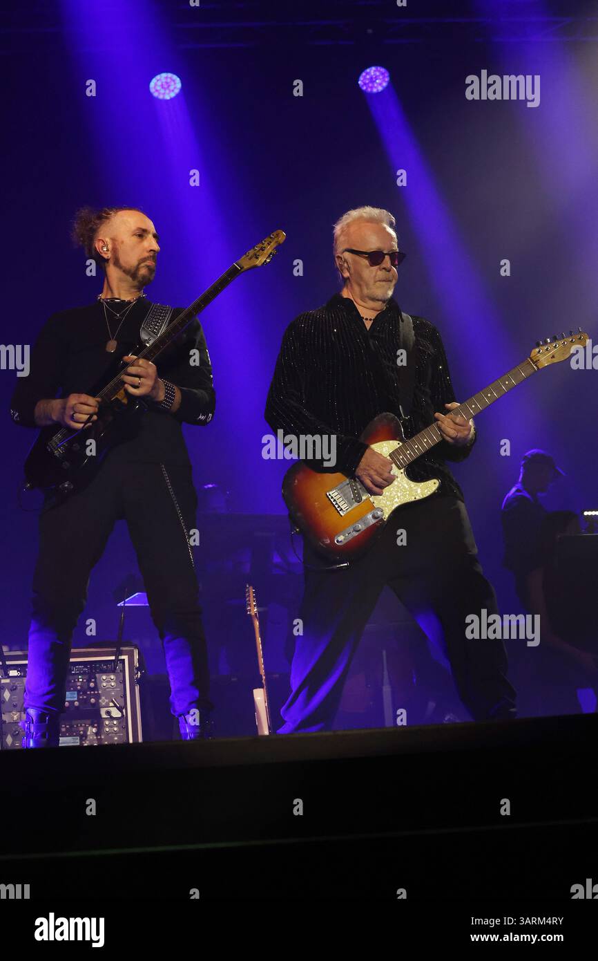 Padua, Italy. 17th Apr, 2025. Umberto Tozzi L'ultima Notte Rosa - The Final Tour - Padova | Gran ...