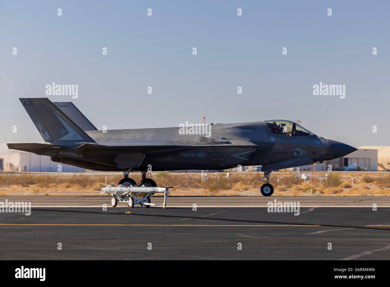 Laguna Army Airfield, Arizona, USA. 15th Apr, 2025. A U.S. Marine Corps F35B Lightning II pilot ...