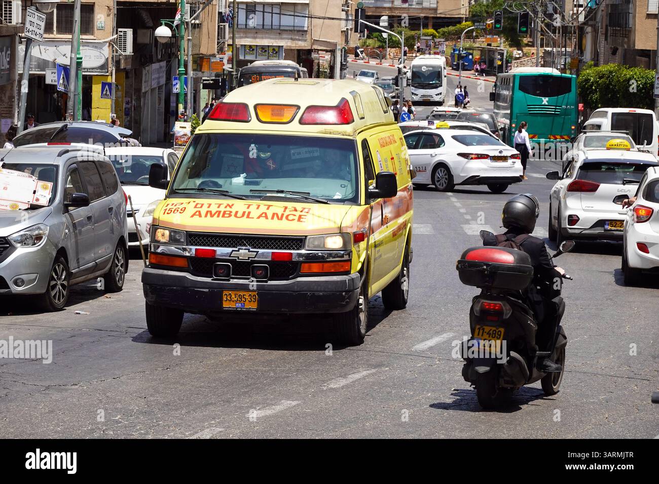 Streetview Bnei Brak Stock Photo - Alamy