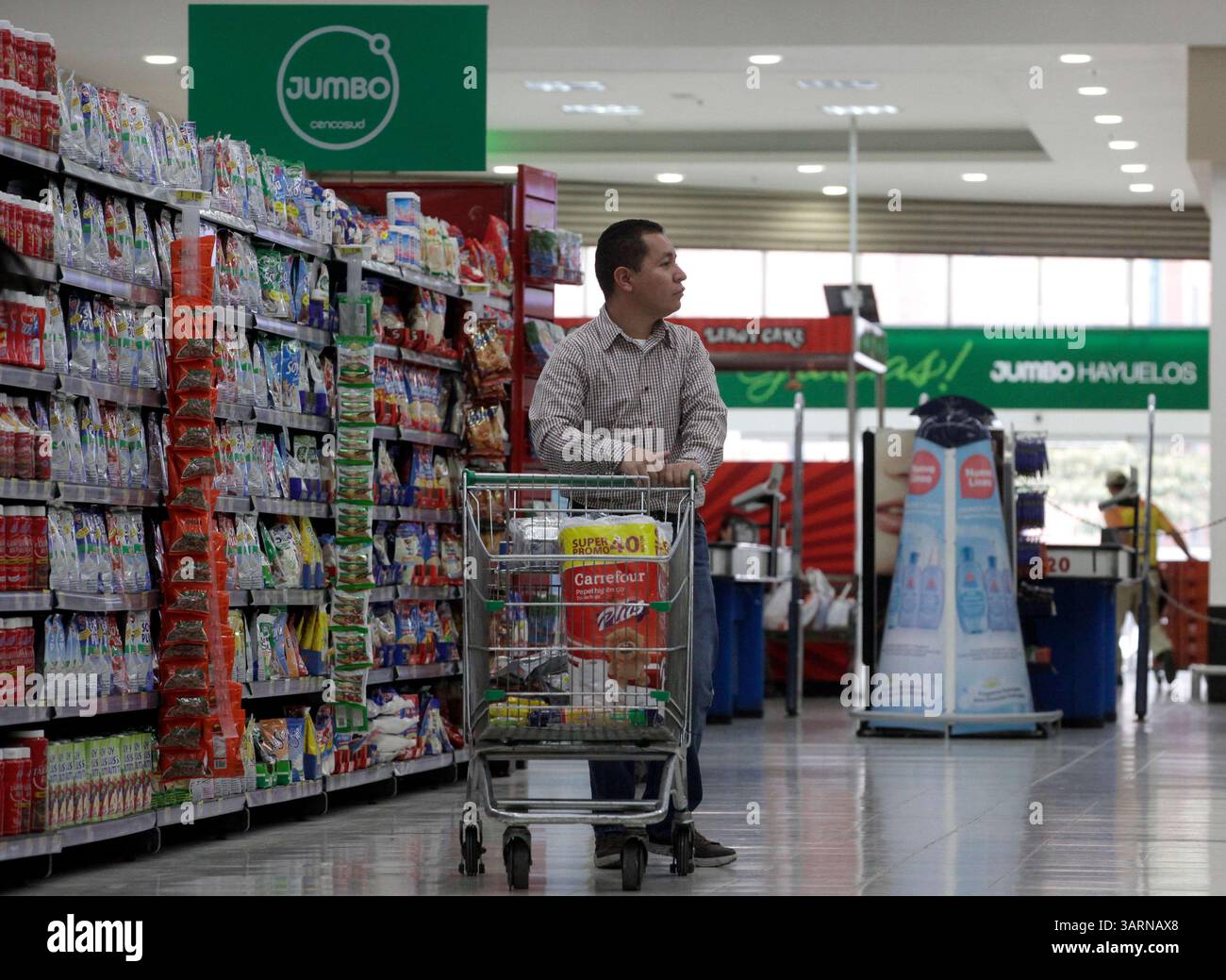 Jan. 31, 2013 - Colombia - ImÃ Âgenes de la tienda Jumbol, la primera ...