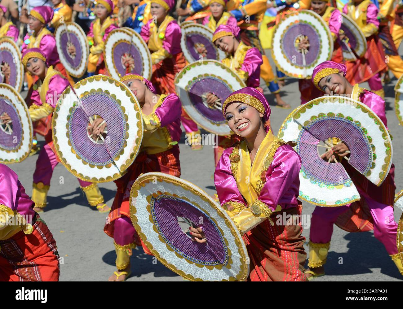 Mindanao dance hi-res stock photography and images - Alamy
