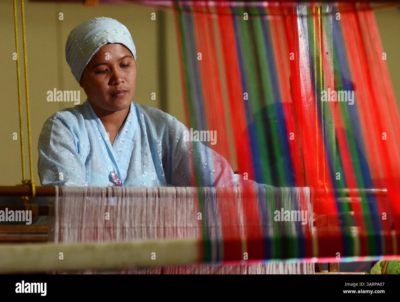 Mindanao weaver hi-res stock photography and images - Alamy