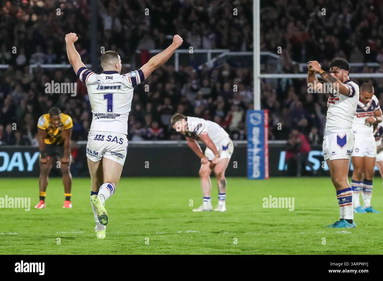 Max Jowitt celebrates Wakefields win at full time *** during the Super ...
