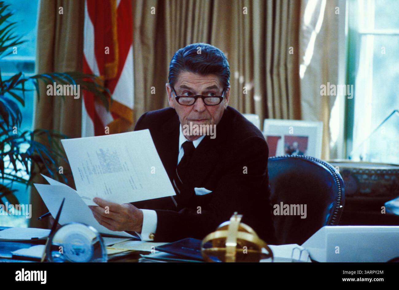 Offie press hi-res stock photography and images - Alamy