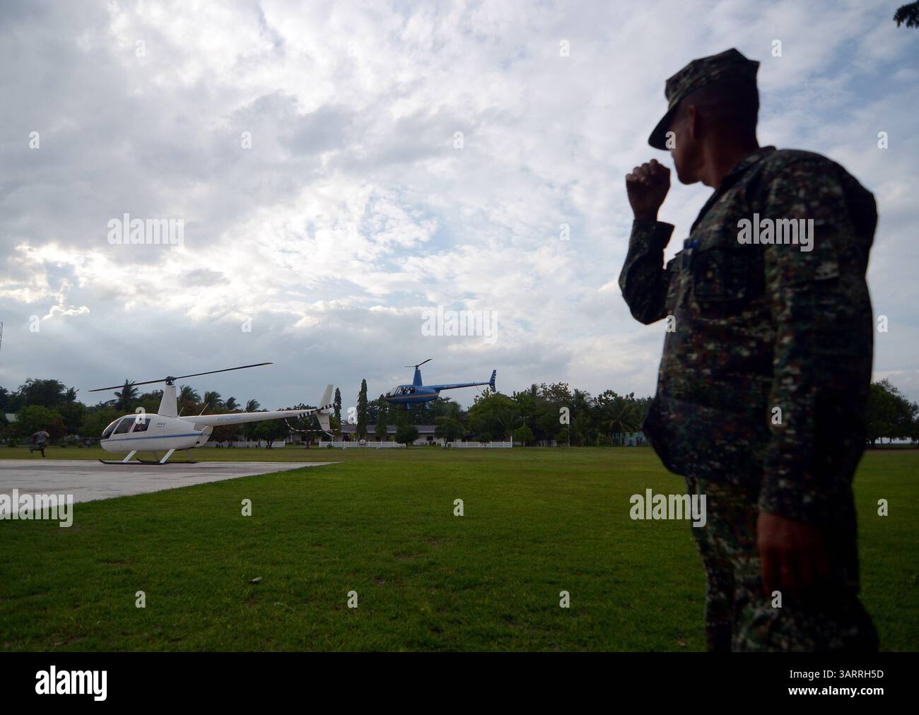 July 31, 2013 - Davao, Philippines - A Filipino soldier secure ...