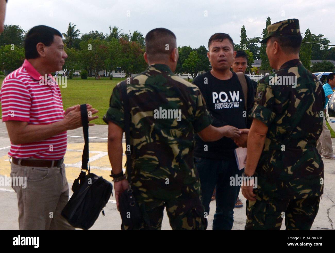July 31, 2013 - Davao, Philippines - One of the 5 AFP soldiers released ...