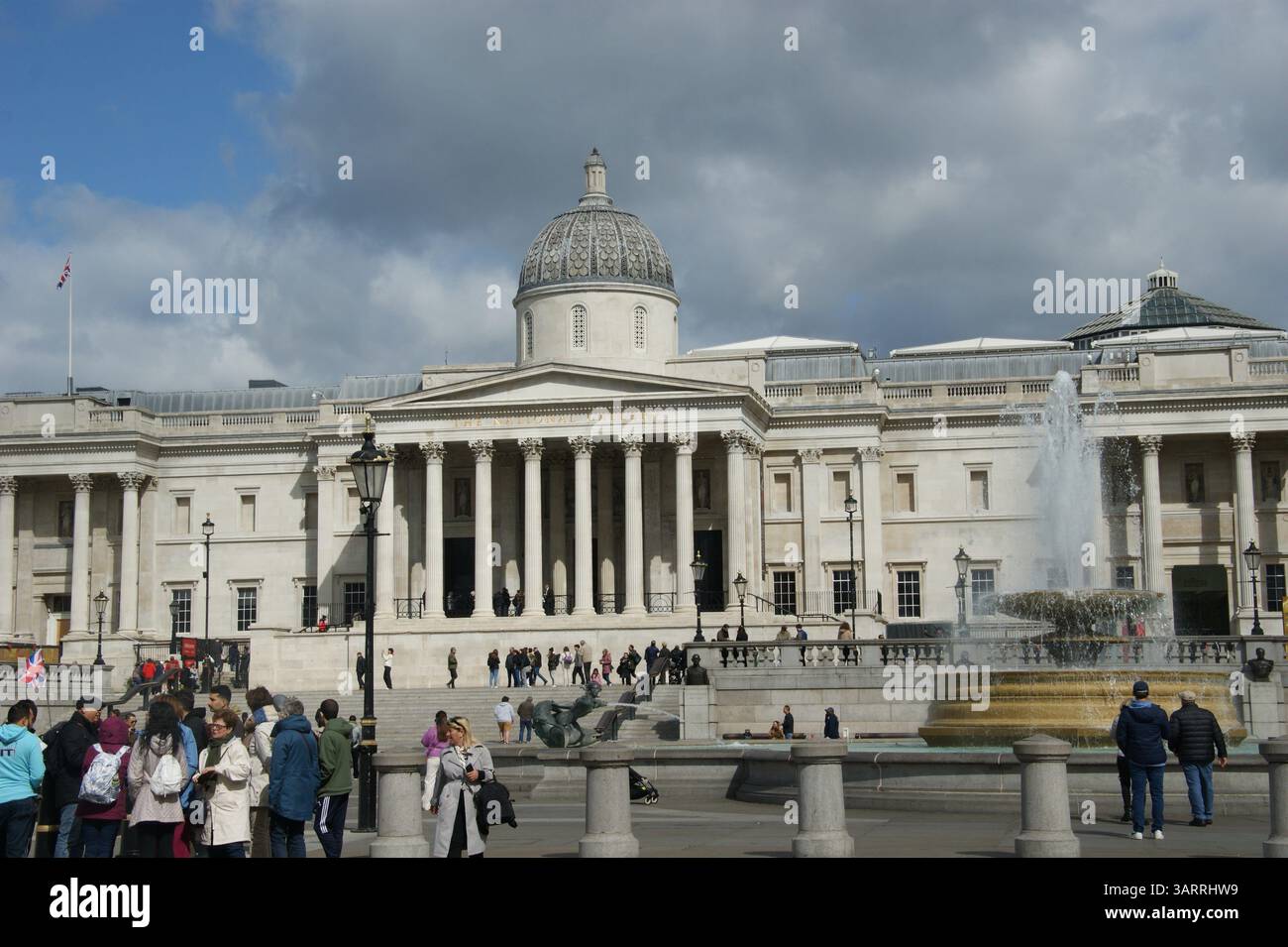 Neoclassical art architecture hi-res stock photography and images - Alamy