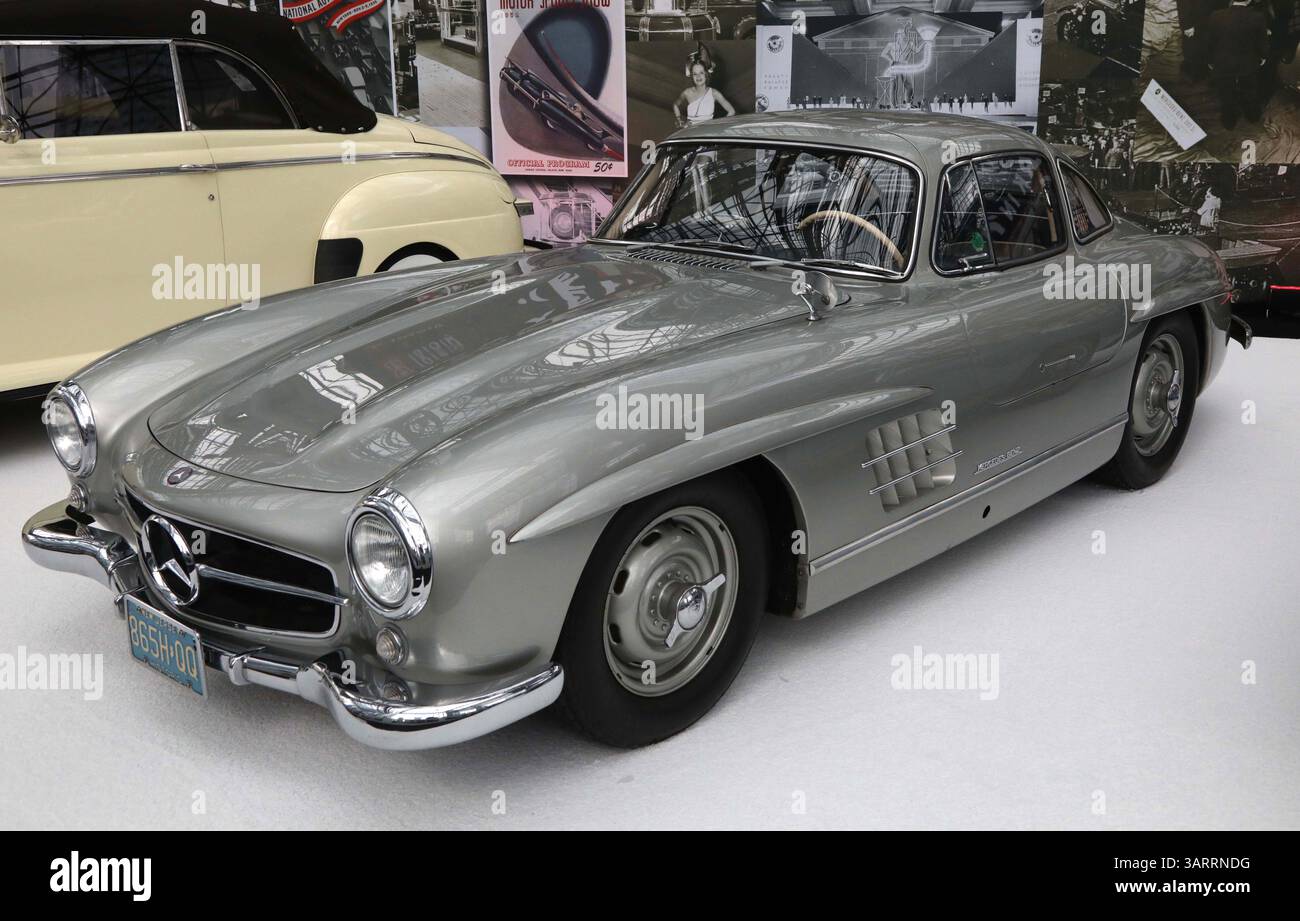 New York, New York, USA. 16th Apr, 2025. 1956 MERCEDES-BENZ 300SL ...