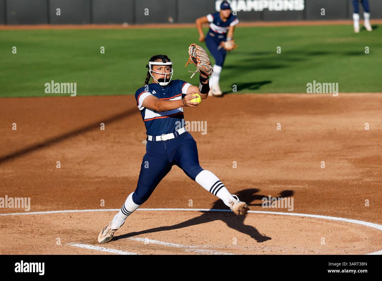 UTSA pitcher Katia Reyes pitches against Charlotte during an NCAA ...