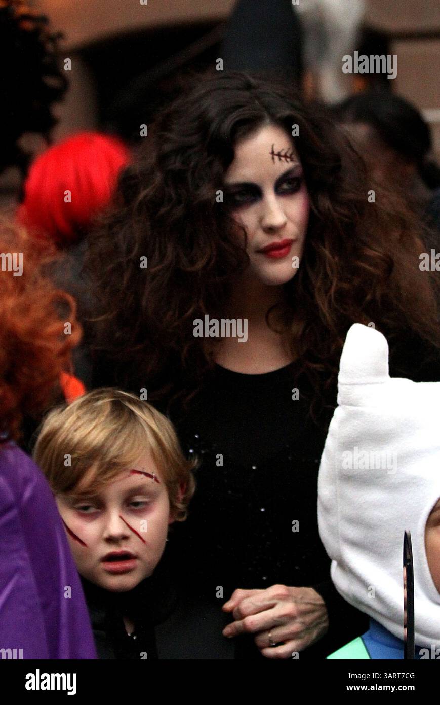 Oct. 31, 2013 - New York City, NY, USA - Actress Liv Tyler and her son ...