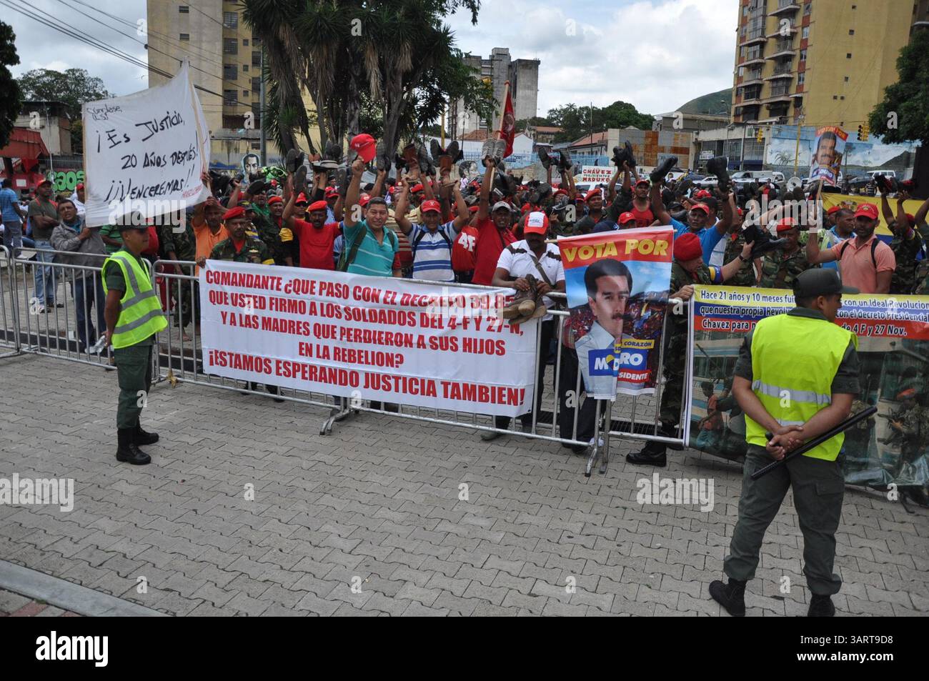 Justicia armada hi-res stock photography and images - Alamy
