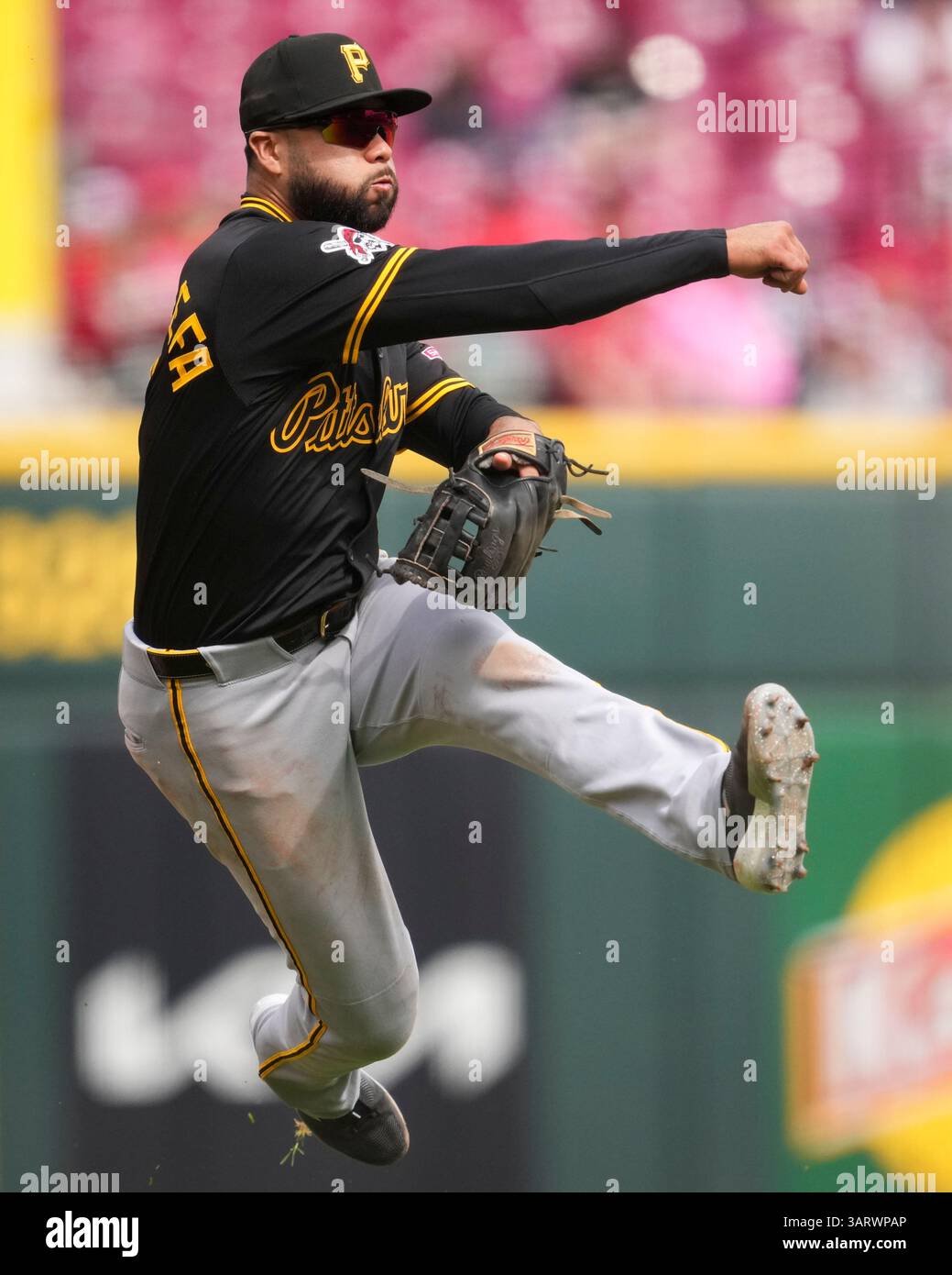 Pittsburgh Pirates third baseman Isiah Kiner-Falefa throws Cincinnati ...