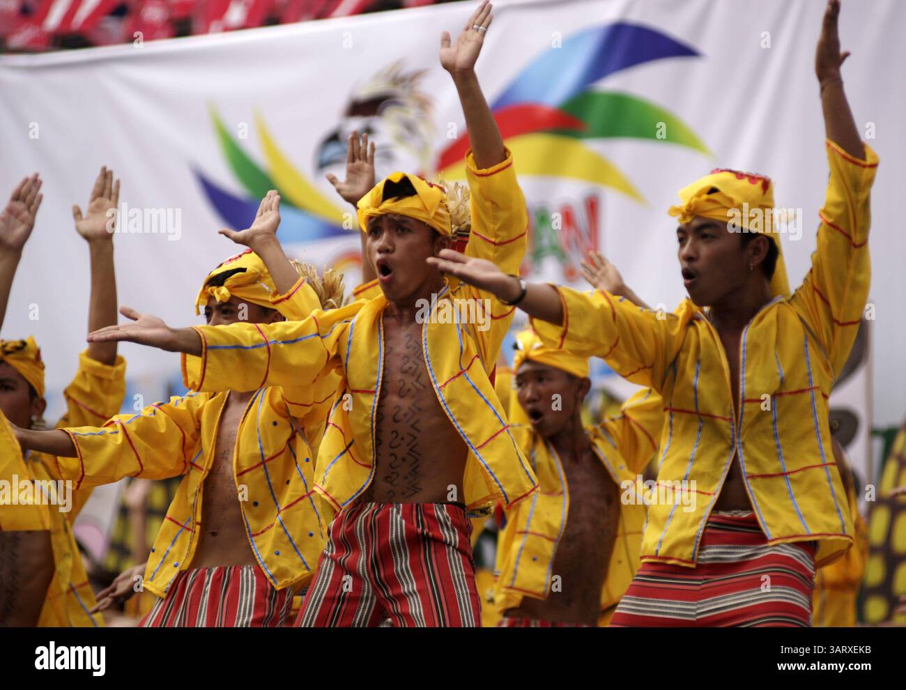 Aug. 17, 2013 - Davao, Philippines - Filipino performers wearing a ...