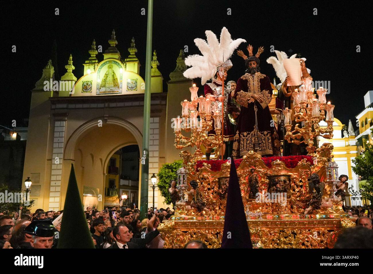 Images of the procession of the Macarena Brotherhood. On April 18, 2025 ...