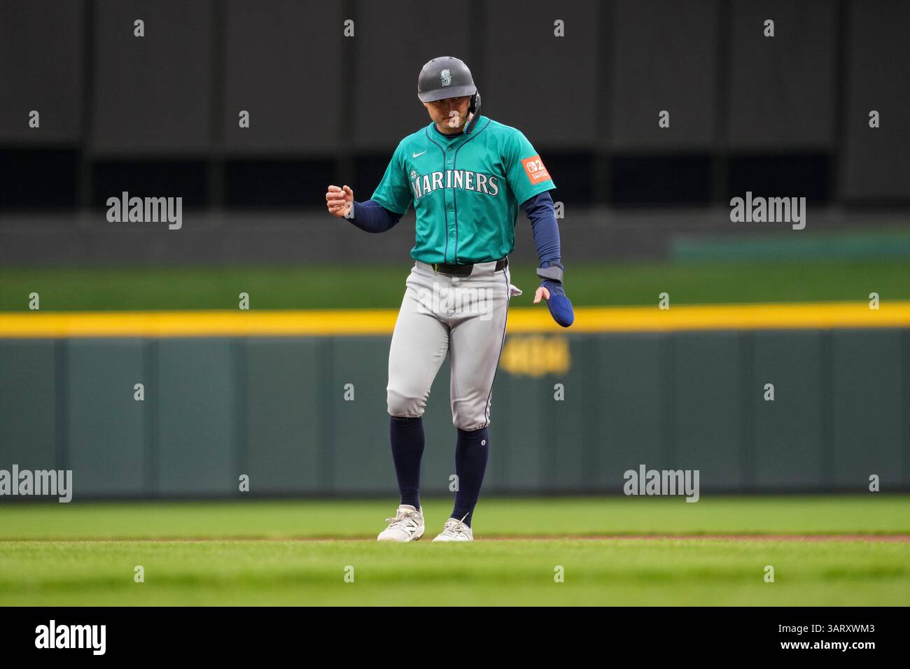 Seattle Mariners' Ben Williamson leads off during the second inning of ...