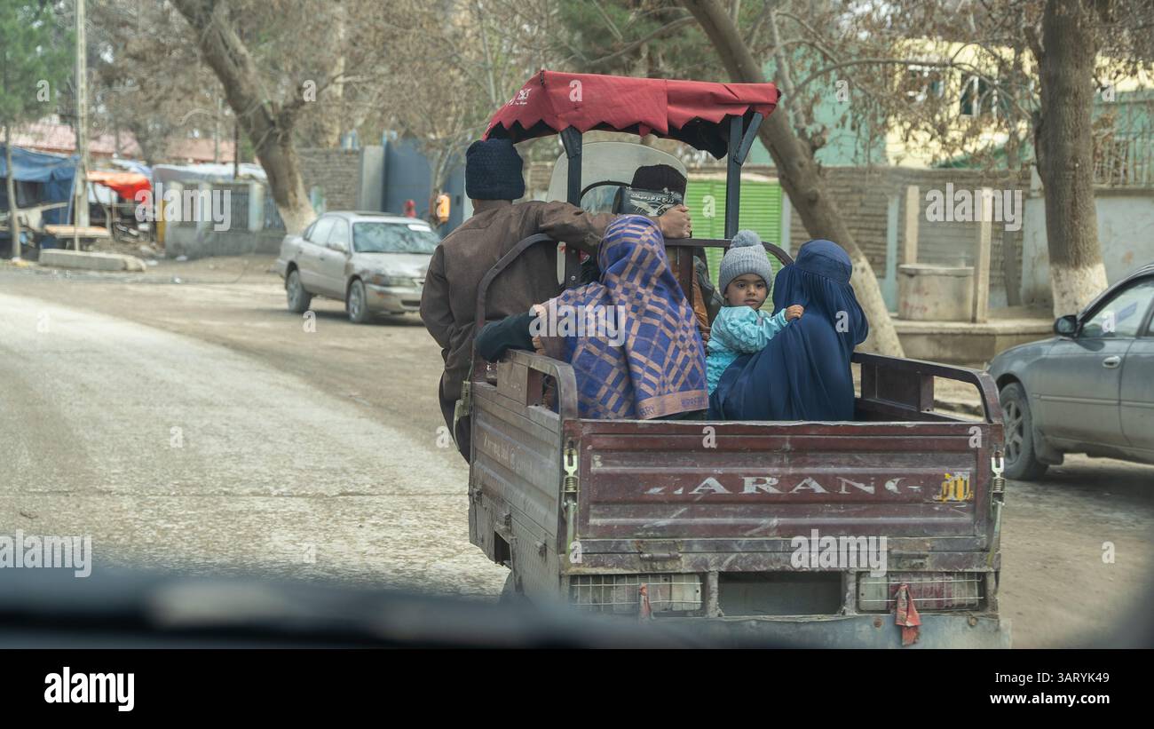 Afghan neighborhood hi-res stock photography and images - Alamy