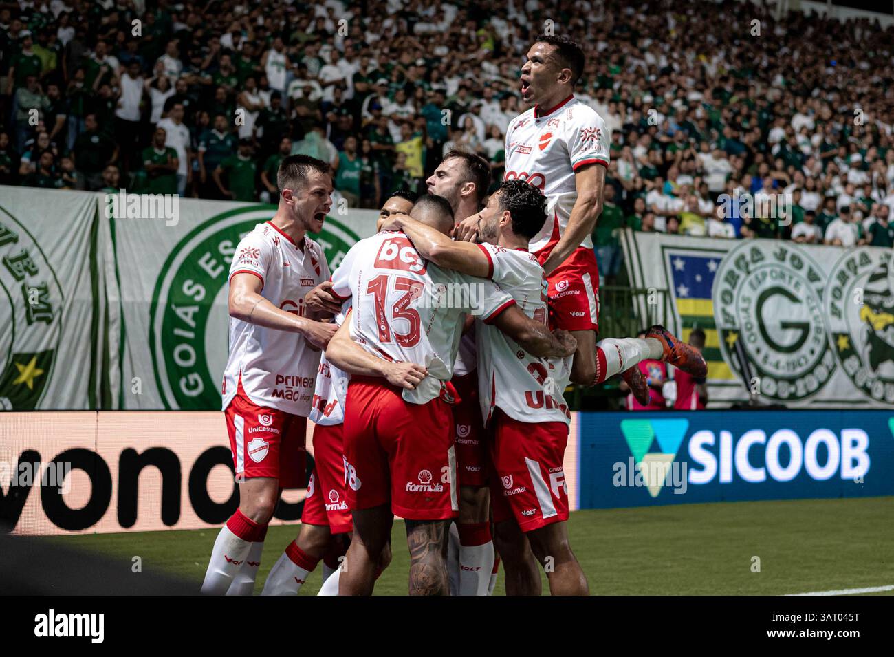 Goiania, Brazil. 17th Apr, 2025. GOIA‚NIA (GO), 04/17/2025 - Football ...