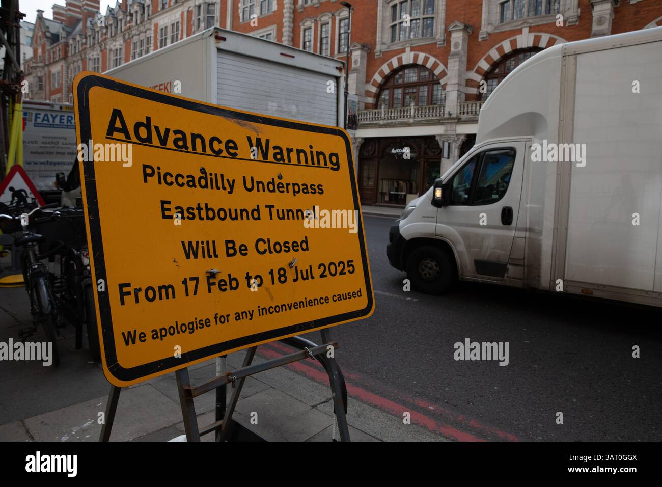 Traffic cones in roadworks hi-res stock photography and images - Alamy
