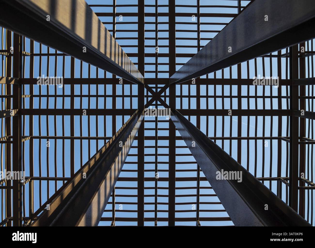 Box frame construction hi-res stock photography and images - Alamy